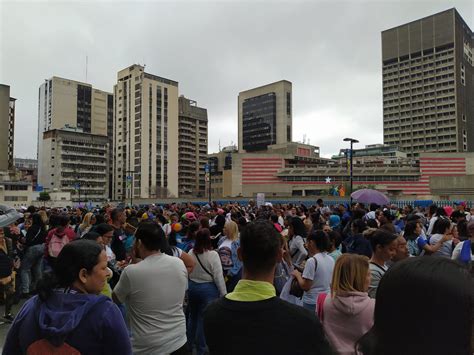 Javi On Twitter Venezuela Lo Ltimo Protesta De Educadores A Las Afueras Del Ministerio De