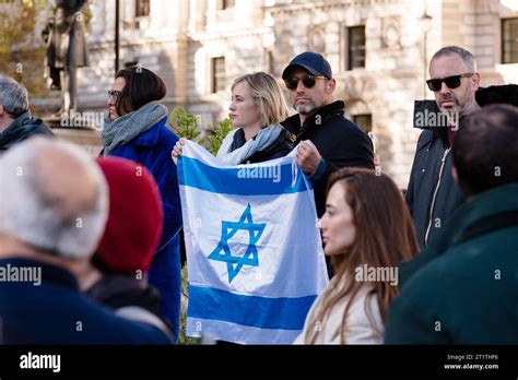 London Uk 15 October 2023 Hundreds Gather In Parliament Square For A