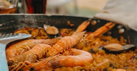 Flavorful 갑각류 라이프스타일 러스틱 레몬 레스토랑 말라가 문화 요리 미식 경험 미식가 빠에야 새우 선명한 스페인 스페인 요리 식사 쌀
