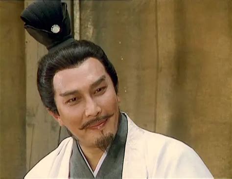 同样是扮演“毛主席”，唐国强半路出家，古月则是用一生去诠释腾讯新闻