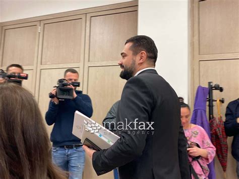 Откако на албански јазик долго зборуваше за Камчев и уставните измени