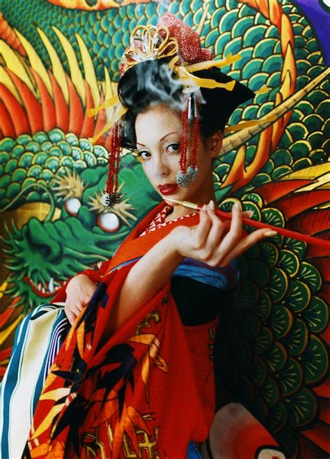 与村上隆、奈良美智齐名，这位日本女导演靠什么在时尚界站稳脚跟