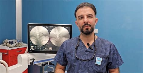 متخصص ستون فقرات در اصفهان دکتر امیر مویدنیا