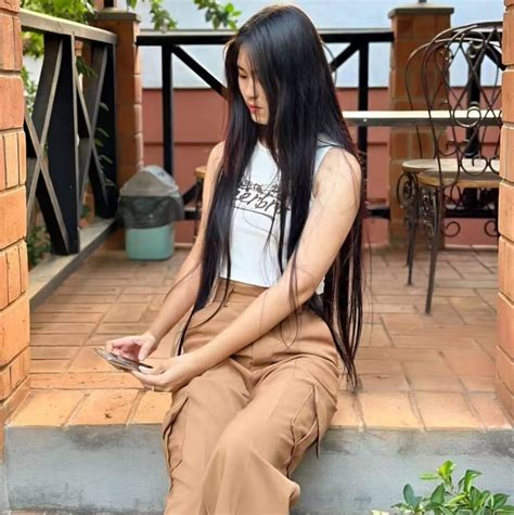 သတင်းစုံ ကြက်ဥတစ်လုံးဘယ်လောက်လဲလို့ အမျိုးသမီးတစ်ယောက်က ကြက်ဥသည