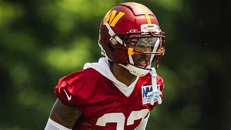 Commanders Star Cb Trey Amos Says Broken Leg Is Healed In Viral Video