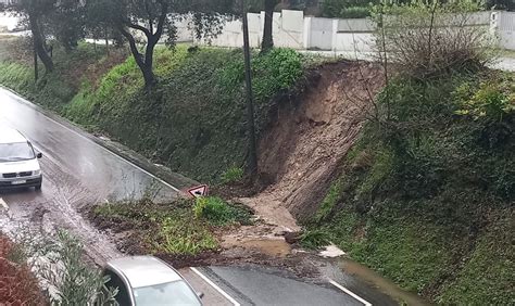 VIANA Mau tempo provoca derrocada para a EN13 no Monte da Ola Rádio