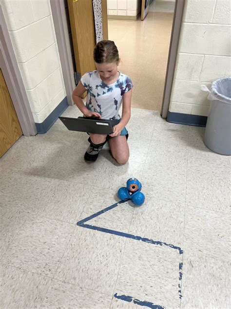 Dash Robots At Superior Hills Elementary Marquette Area Public Schools Education Foundation