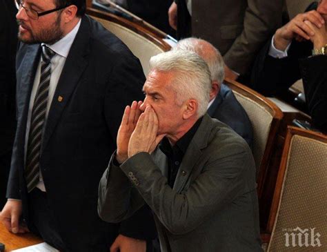 ИЗВЪНРЕДНО в ПИК Снемат имунитетите на Волен Сидеров и Десислав Чуколов обновена