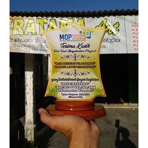 Jual Plakat Kenang Kenangan Plakat Kayu Plakat Wisuda Shopee Indonesia