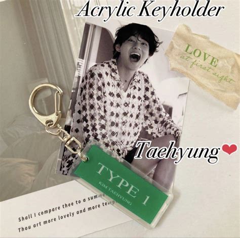 Bts V テヒョン アクリルキーホルダー Type 1① メルカリ