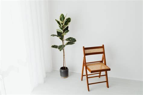 11 Minimalist Habits That Will Help You Save Money And Own Less
