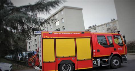Loire Chambon Feugerolles Un Feu De Poubelles Endommage La Façade De