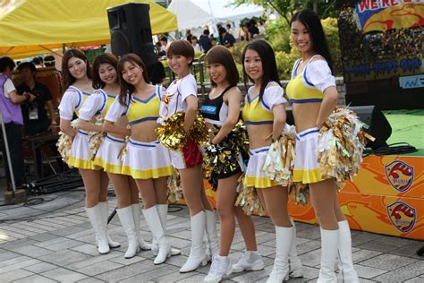 『2017年 J1第 17節 ベガルタ仙台 Vs ガンバ大阪』 セクシーブーツ ベガルタ仙台 可愛い女の子