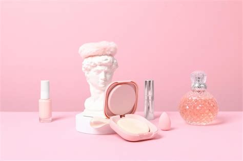 Concepto de diferentes accesorios femeninos diferentes cosméticos