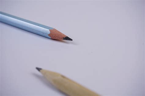 나무 테이블에 빈 종이 시트와 펜 빈티지 카피 스페이스 배경 컨셉 0명에 대한 스톡 사진 및 기타 이미지 0명 개념 계획