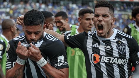 Hulk e Paulinho Atlético MG pode alcançar feito inédito no século do Brasileiro