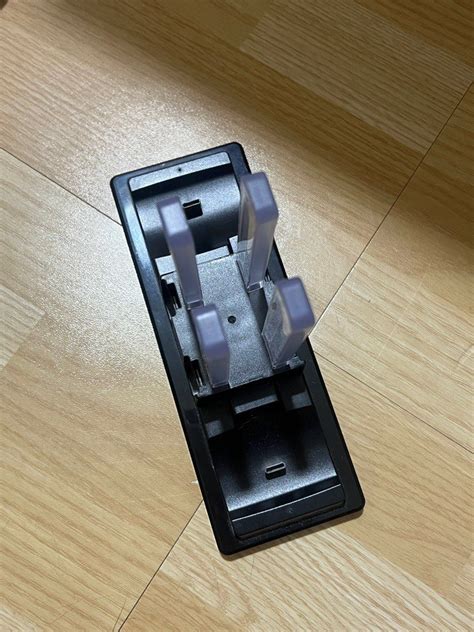 大減價出清任天堂 Switch遊戲機 六合一充電座joy Con 手把充電座 電玩遊戲 電玩周邊與設備 充電綫及充電器在旋轉拍賣
