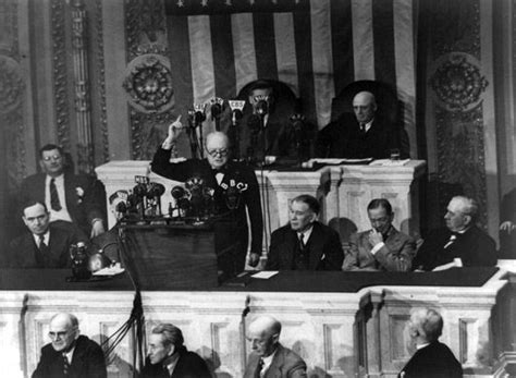 Discurso De Winston Churchill Pronunciado En La Cámara De Los Comunes