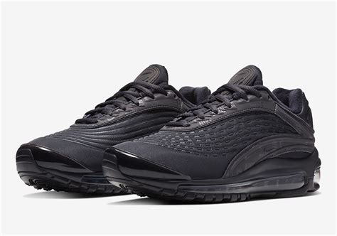 Nike Air Max Deluxe Triple Black AT8692-001 | SneakerNews.com