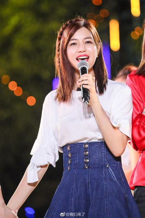 陳妍希暴瘦現身，下面真的沒穿衣服？網友：陳曉眼光就是好！ 每日頭條
