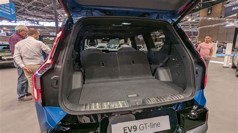 Rencontre Avec Le Kia Ev9 Voiture électrique 7 Places Qui Sattaque