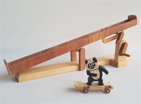 Planos Y Patrones De Juguetes De Panda Patinador De Madera Descarga PDF