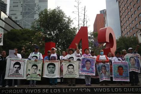 La Jornada Padres De Los 43 Realizan 115 Jornada De Acción Global Por