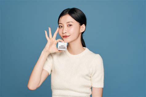 2024來臨，kiehls契爾氏最強兩大新人從天降臨！新配方【冰河醣蛋白保濕霜】比b5更威！還有你可能沒看過的跨界新品：帶妝保濕新招 【冰河