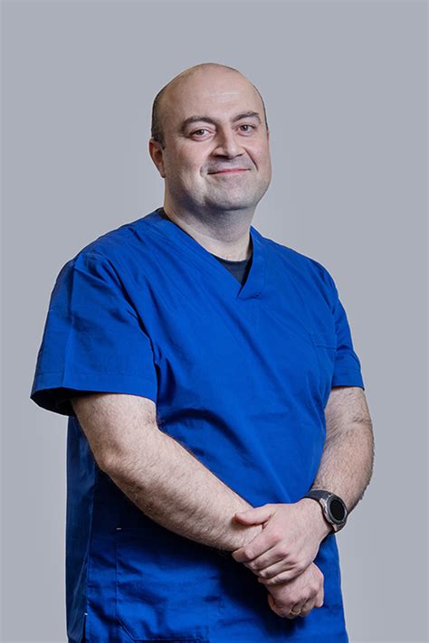 ექიმები ჯო ენის საუნივერსიტეტო ჰოსპიტალი Jo Ann University Hospital