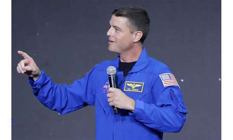 1st Moon Crew In 50 Years Includes Woman Black Astronaut