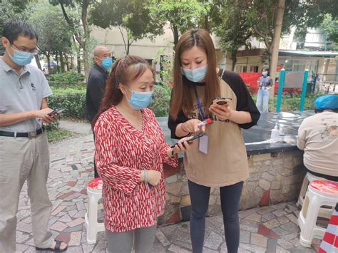 众城房产党员干部职工下沉一线开展 社区疫情防控志愿服务四川煤田众城房地产开发有限公司
