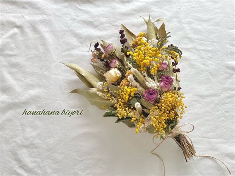〜春を告げる〜 ミモザと薔薇のスワッグ Iichi 日々の暮らしを心地よくするハンドメイドやアンティークのマーケットプレイス