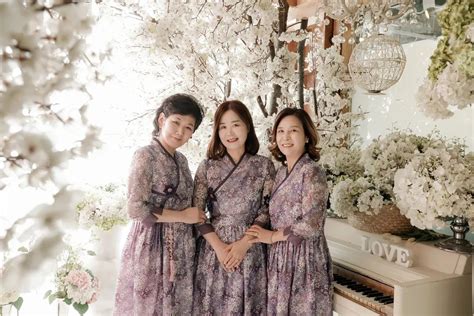 더엠그라피부산점 첫줄안녕 영원히 지지않는 벚꽃나무밑에서 가장 소중한 친구들과의 행복한추억만들기 제제스튜디오와 함께 만들어보아요~ 🧡 우정사진 And 커플사진 이벤트중