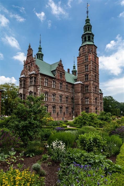 Fachada Del Castillo De Rosenborg En Copenhague Denmark Bajo Un Cielo