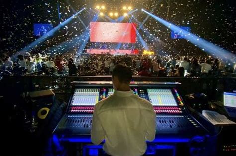 Digico En Linkedin Some Great Snaps Of Cali Y El Dandee Premiering The