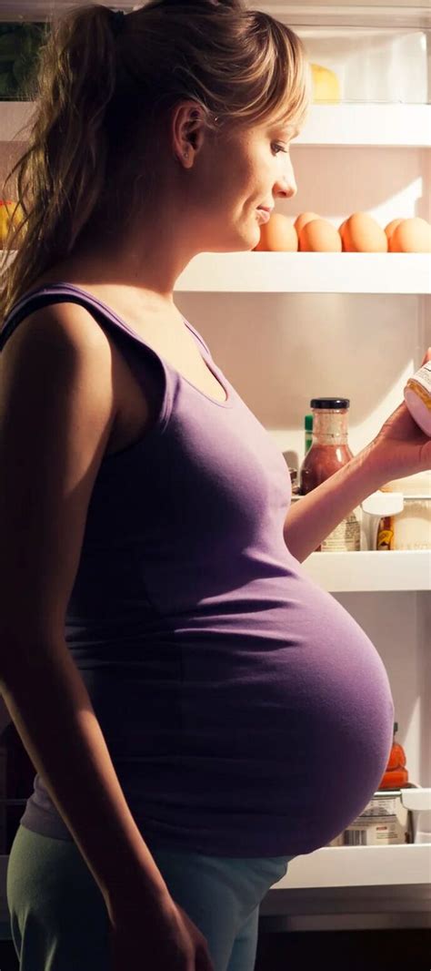 Los Antojos Durante El Embarazo Causas Y Significados