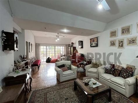 Casa Venta 5 Ambientes 27 Años Con Balcón 1 Cochera Charlone 1600