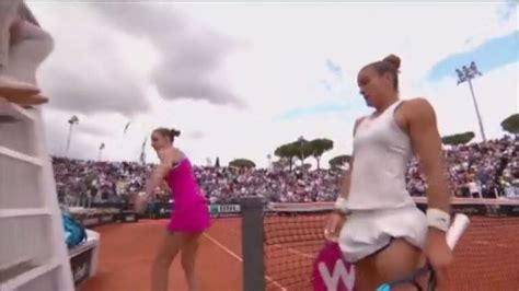 Karolina Pliskova Smashes Umpires Chair After Loss At Italian Open To