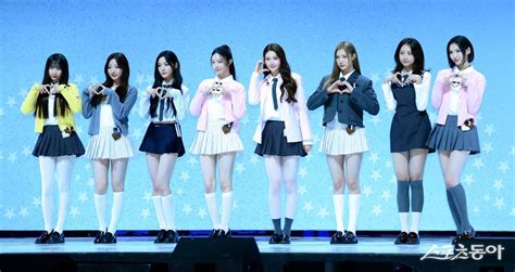 ‘데뷔 하츠투하츠 “우리가 Sm의 ‘더 퓨처”｜스포츠동아