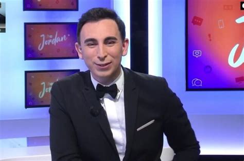 Jordan De Luxe l intervieweur de C8 dévoile son salaire surpren
