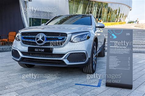 Mercedes Benz Fuel Cell Car Glc F Cell Daimler Mercedes Benz Eco Green