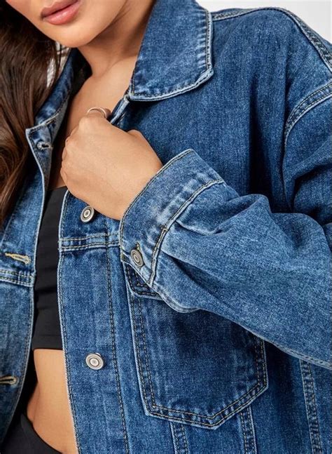 Джинсова куртка — ціна 320 грн у каталозі Куртки Купити жіночі речі за доступною ціною на Шафі