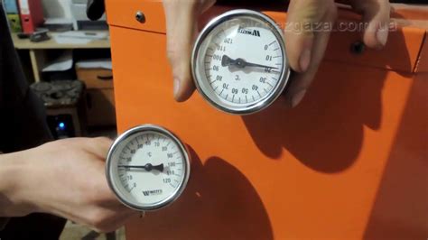 Термометр Watts на подаче и обратке котла для контроля отсутствия ...