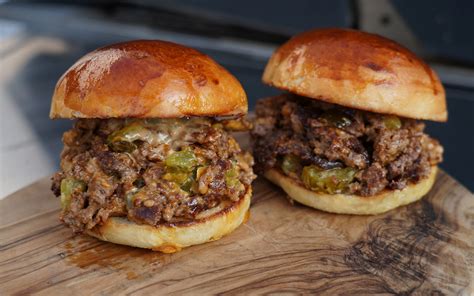Chili Cheeseburger Mit Jalapeños Und Cheddar Bbqpitde
