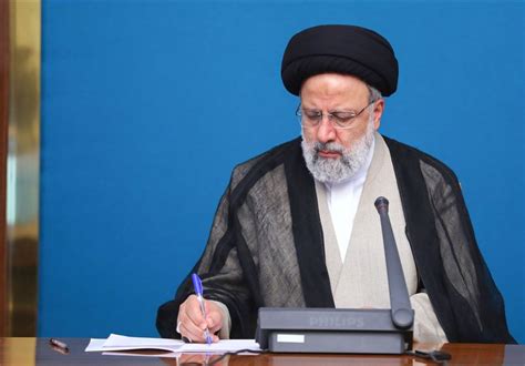 رئیسی دریافت نشان فتح را به فرماندهان سپاه و ارتش تبریک گفت تسنیم