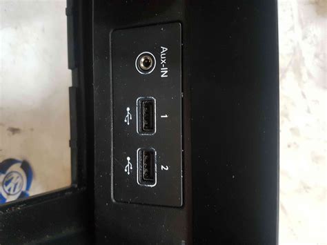 Renault Clio MK5 2019 2021 Centre Gear Trim Surround USB Port Store