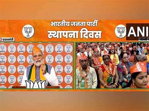 They Have Become So Desperate Says Pm Modi On Modi Teri Kabr