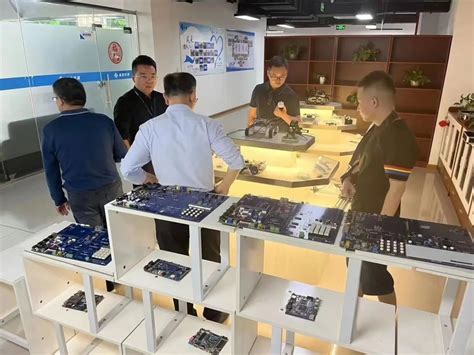 新闻中心嵌入式javahtml5零基础培训到精通粤嵌教育