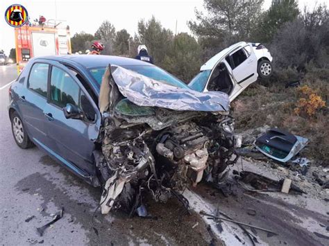 El Samu Asiste A Dos Personas Heridas En Un Accidente Entre Dos Coches