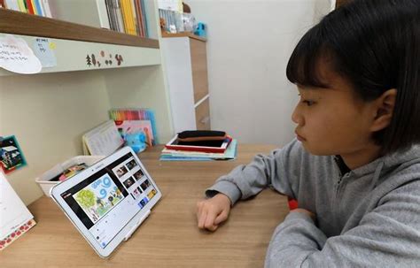[포토스퀘어] 덕분에 웃는다